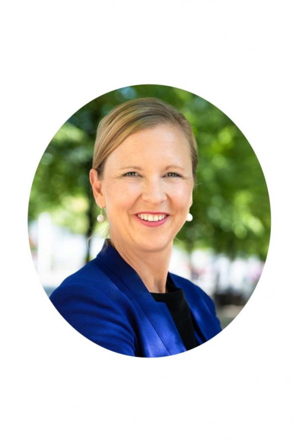 Berlin Capital Club - bwg - Business Frühstück mit Dr. Tanja Wielgoß ...